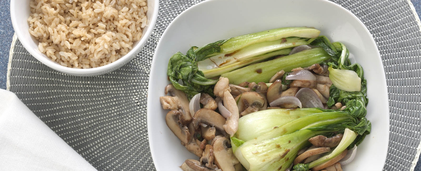 Chinese roerbak van kip & Shanghai paksoi