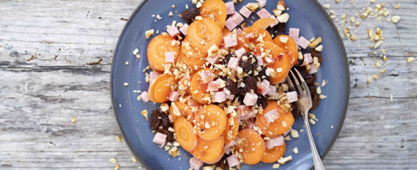 Pittige wortelsnack met hamblokjes