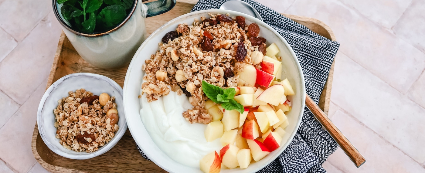 Yoghurt met appel & pan-granola