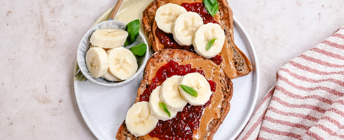 Brood met pindakaas, jam & banaan