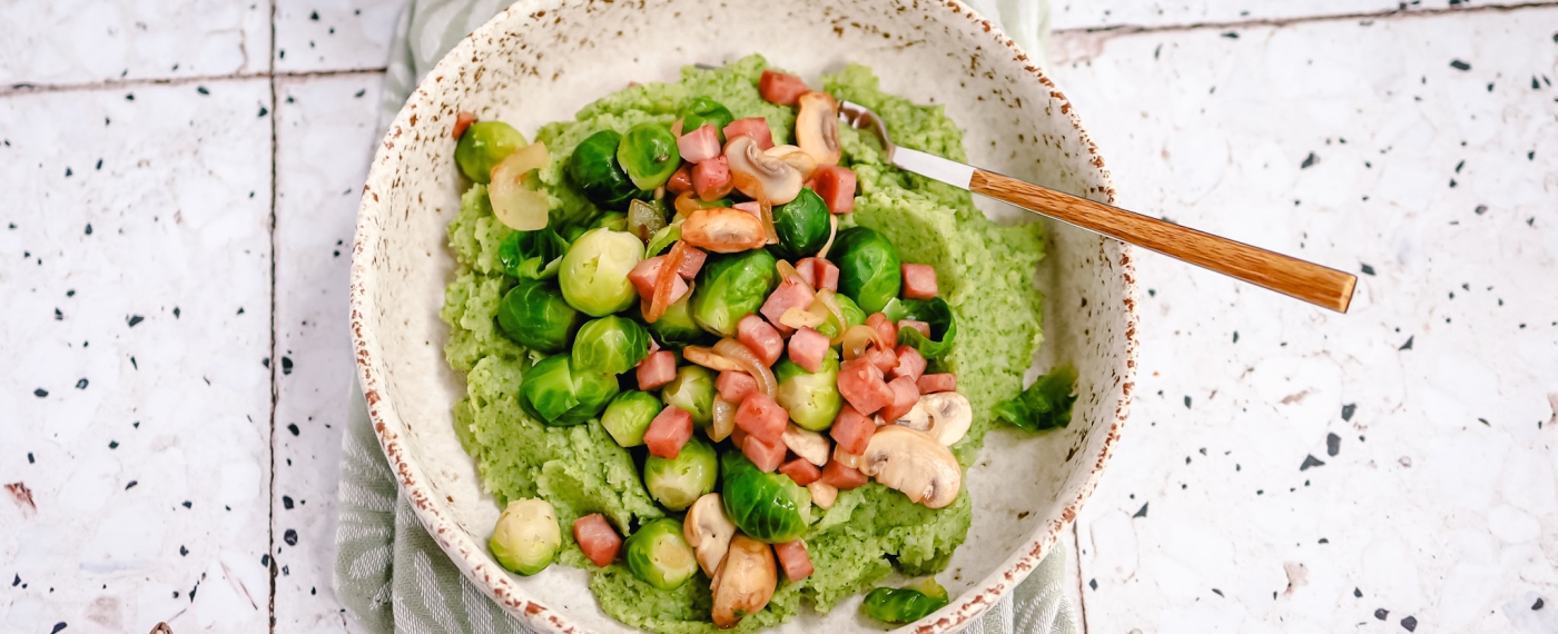 Broccolipuree met spruitjes, champignons & hamblokjes