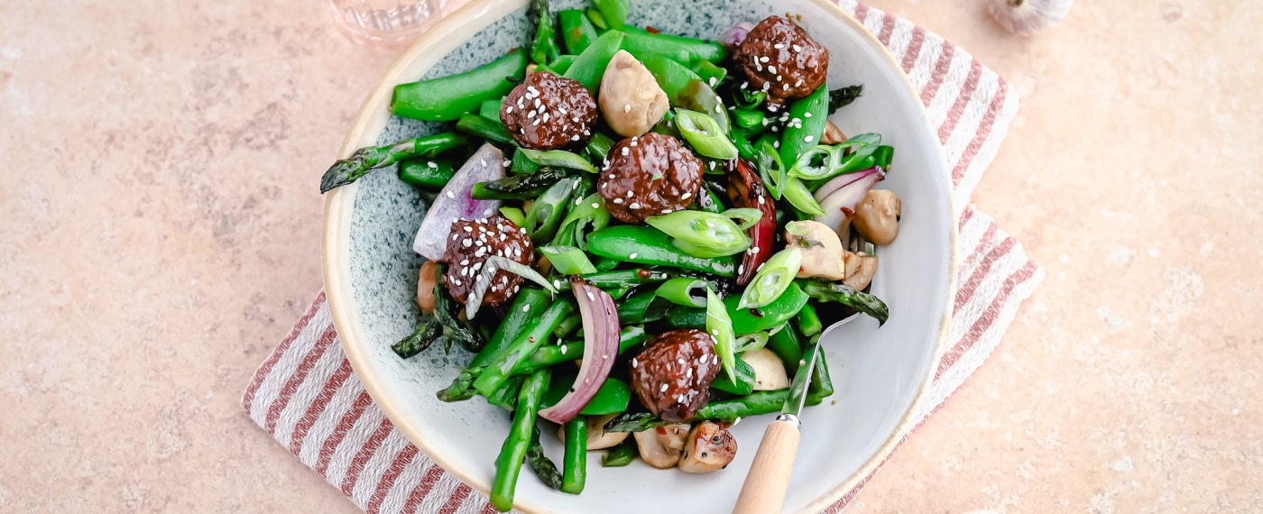 Wokgroenten met teriyaki gehaktballetjes